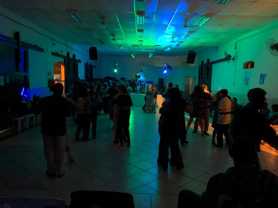 Professora Maria do Céu homenageada pelos 26 anos ensinando a Dança de ...